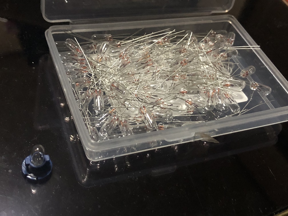 グレッディのメーターの照明灯を交換した: 趣味が違う友人には見せられないブログ(^_^;